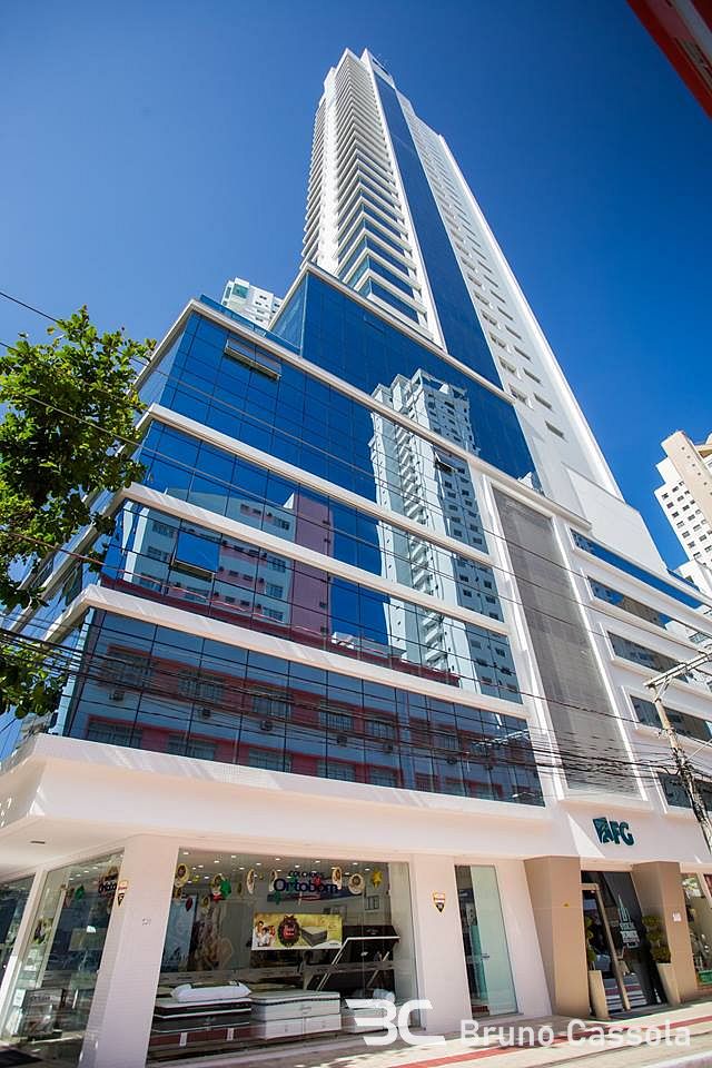 VISION TOWER: 4 suítes mobiliado - Vista do Mar